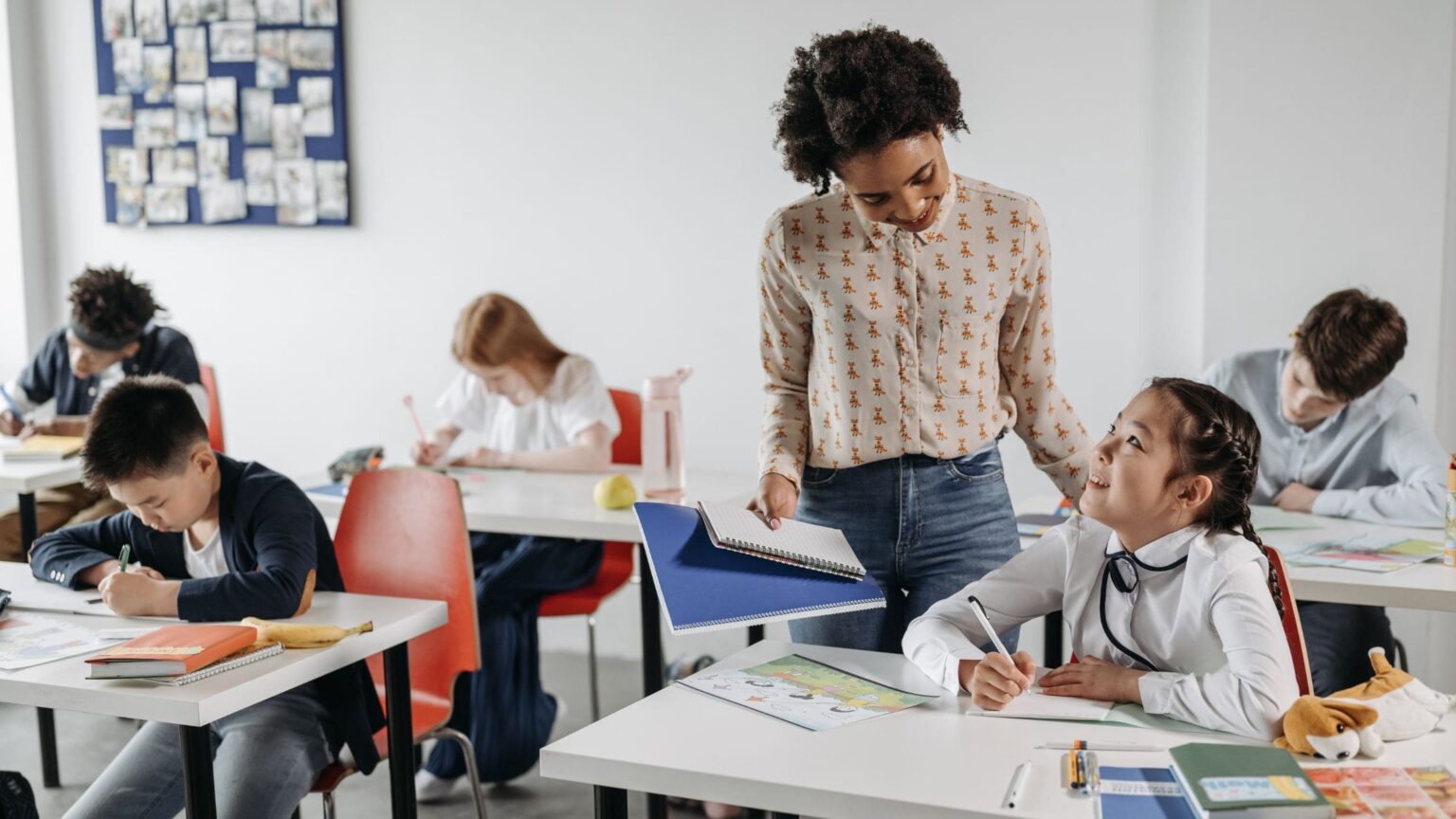 Como encontrar materiais didáticos para aulas de inglês
